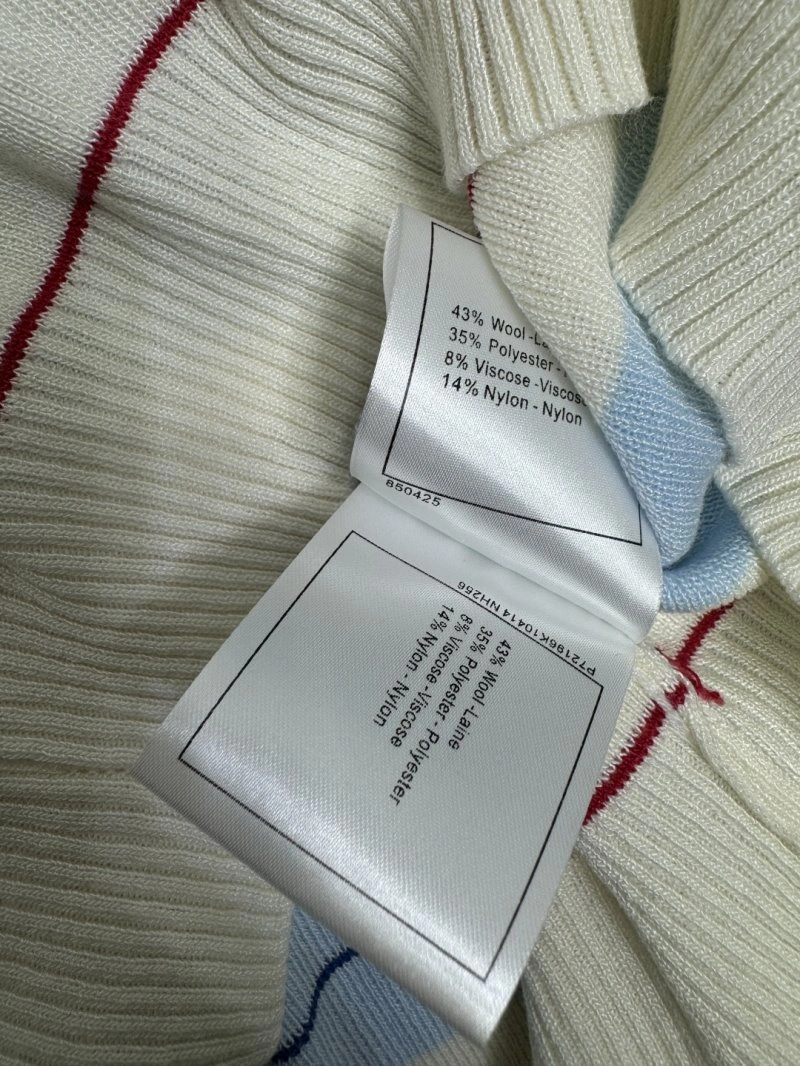 Top match Chanel Vest
