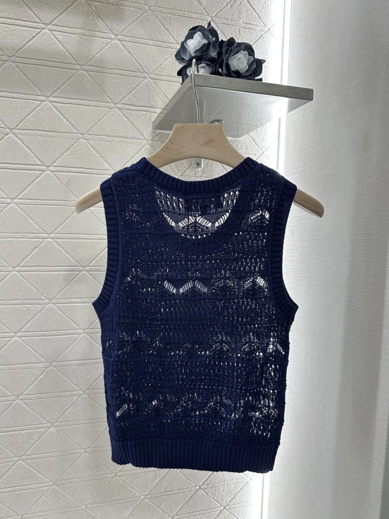 Low-cost Chanel Vest