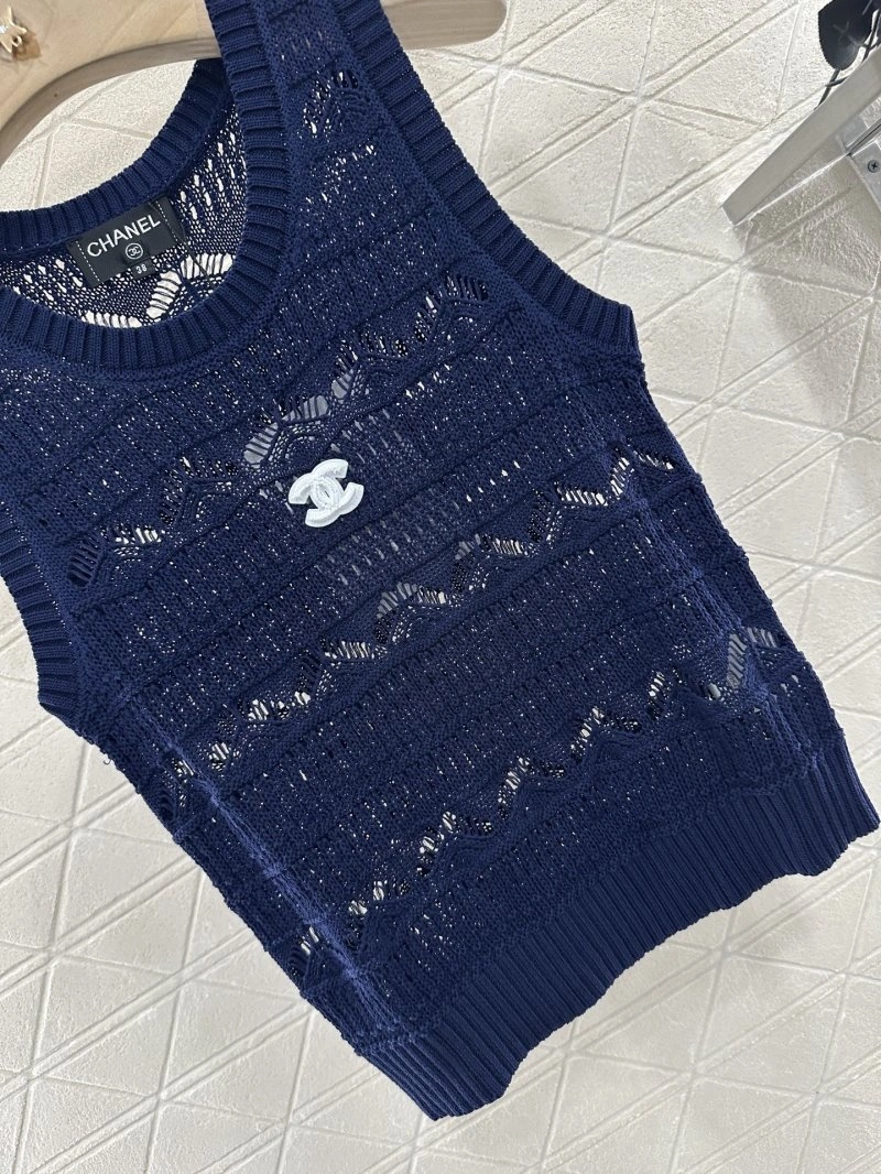 Low-cost Chanel Vest