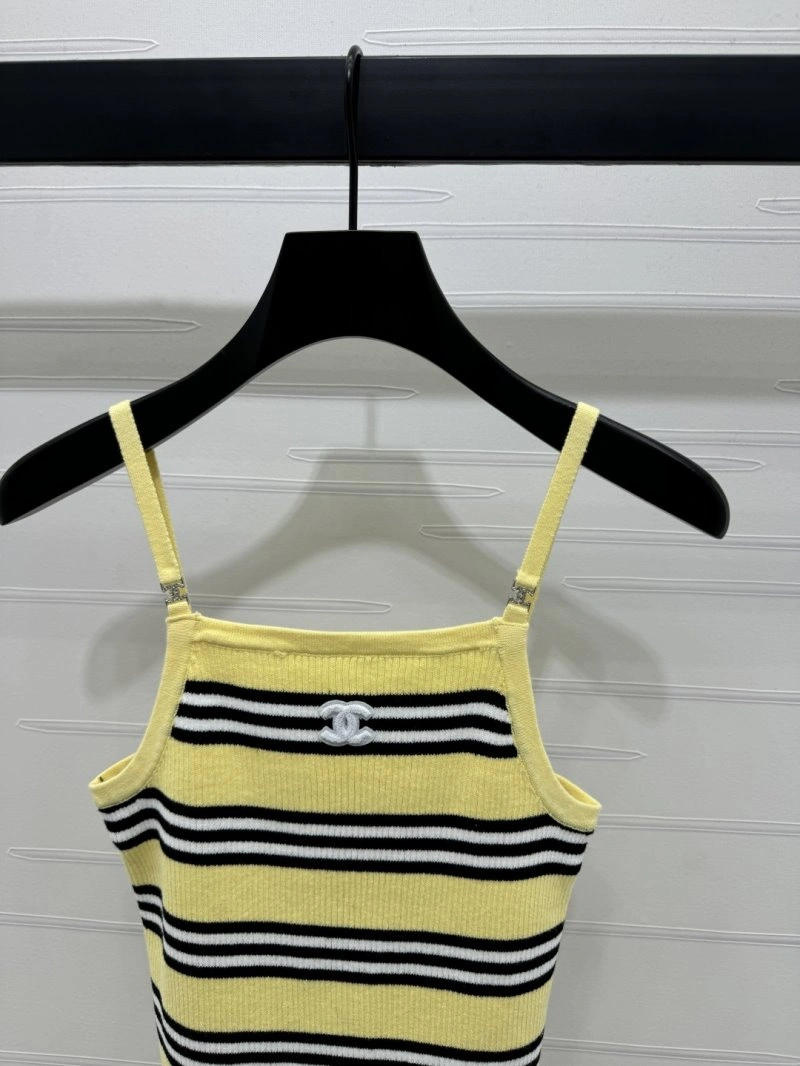 Top match Chanel Vest