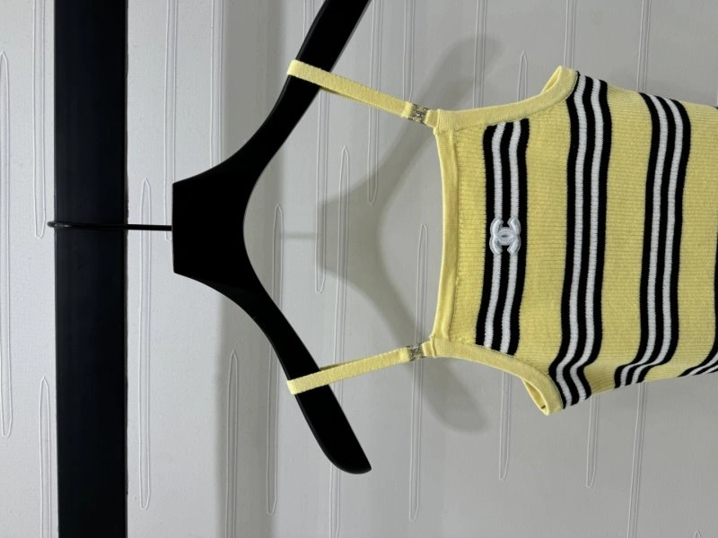Top match Chanel Vest