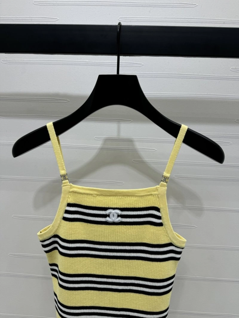 Top match Chanel Vest
