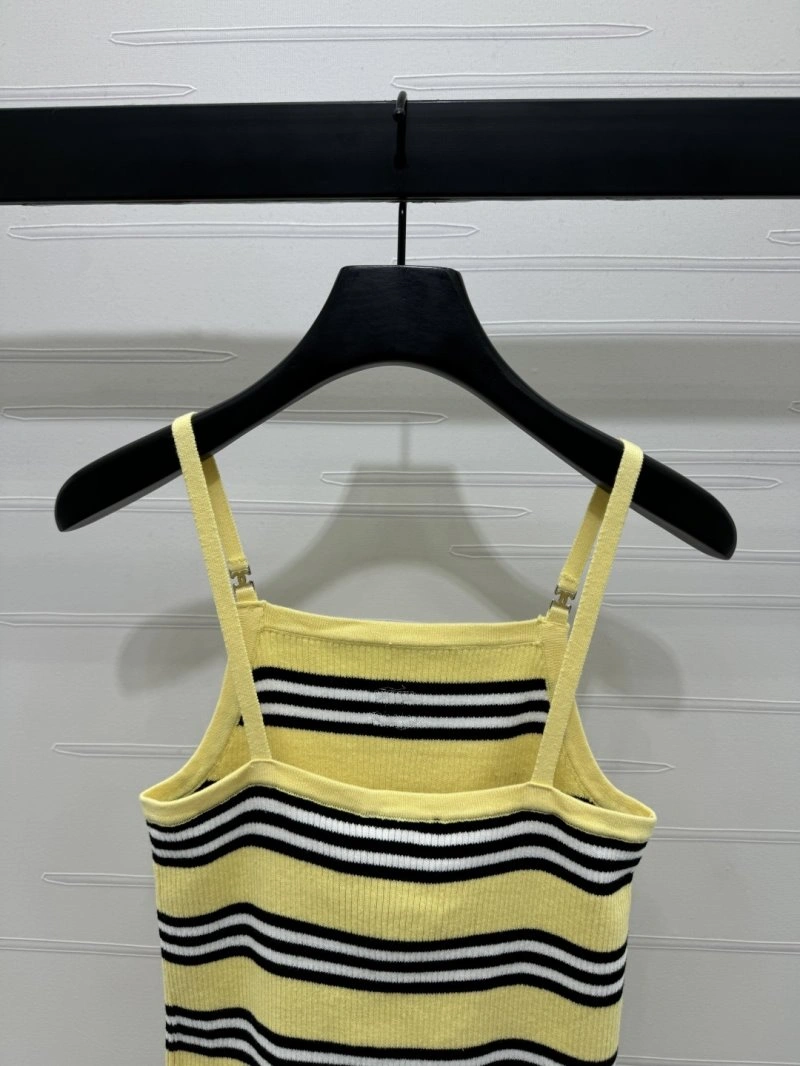 Top match Chanel Vest