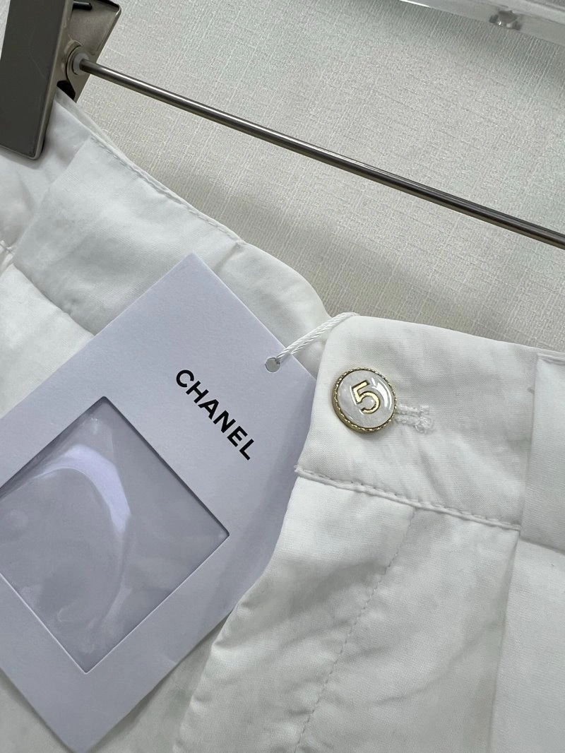 Low-cost Chanel Vest