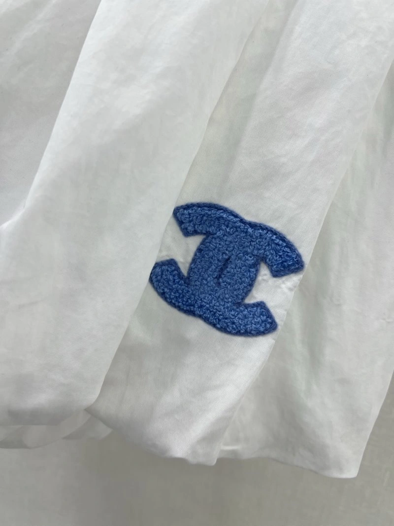 Low-cost Chanel Vest