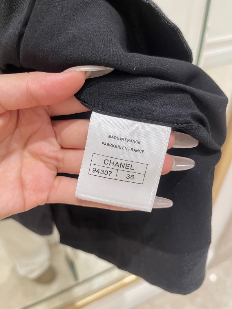 Low-cost Chanel Vest