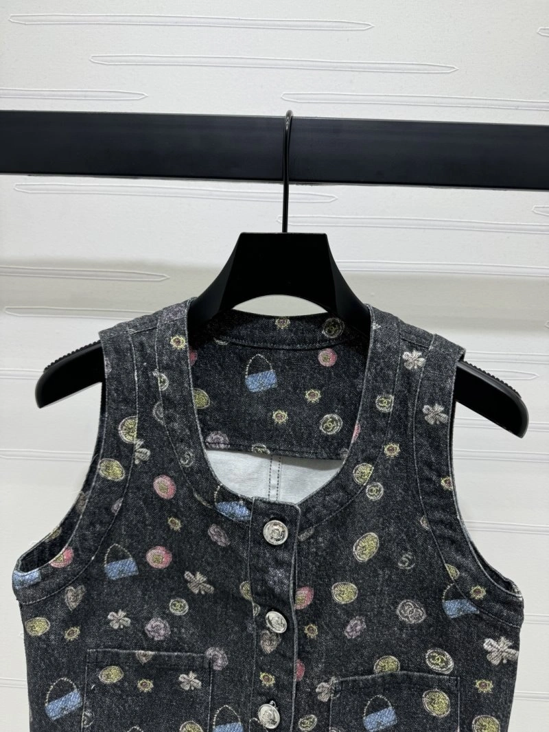 Top match Chanel Vest