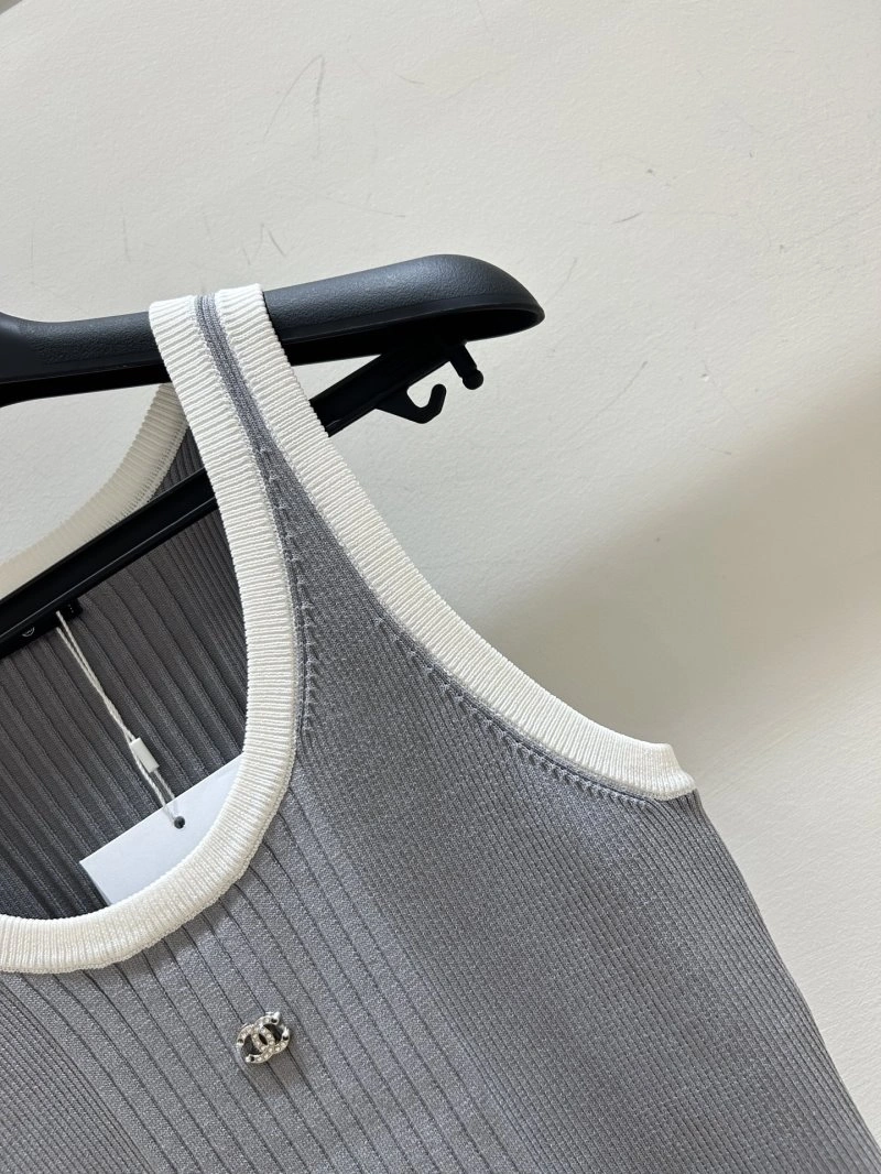 Accurate model Chanel Vest