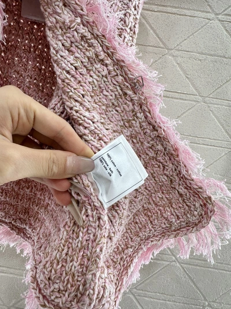 Accurate model Chanel Vest