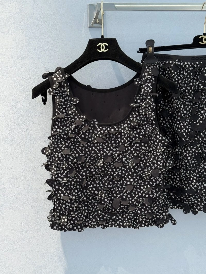 Top match Chanel Vest