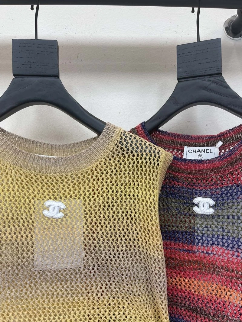 Low-cost Chanel Vest