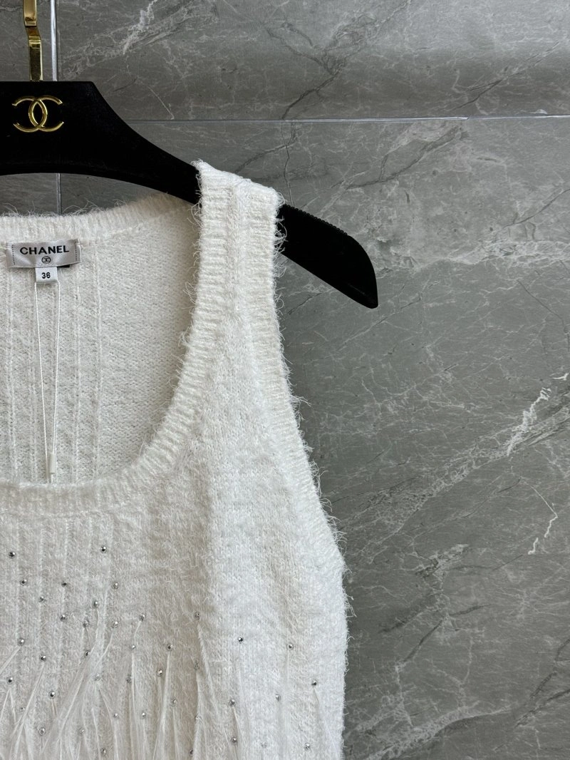 Low-cost Chanel Vest
