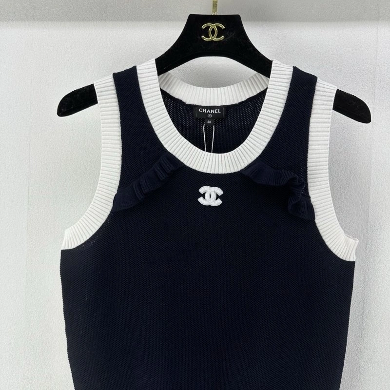 Accurate model Chanel Vest