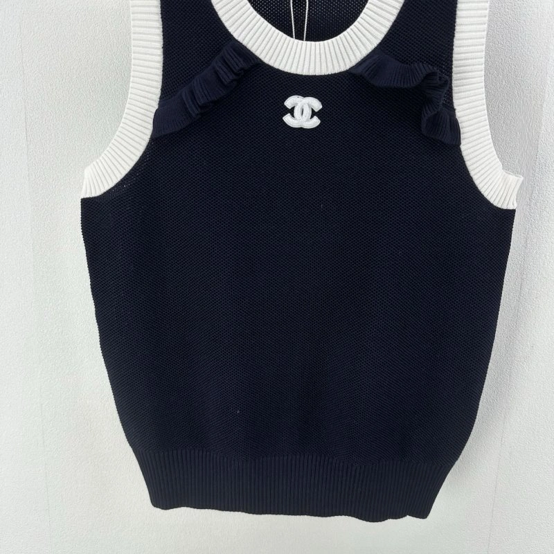 Accurate model Chanel Vest