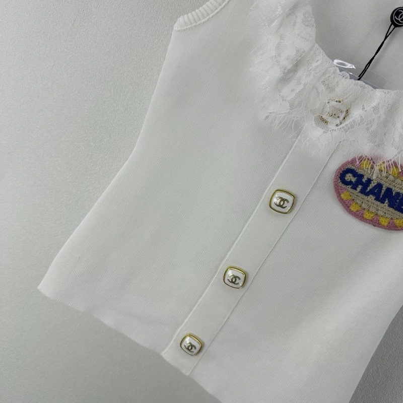 Low-cost Chanel Vest