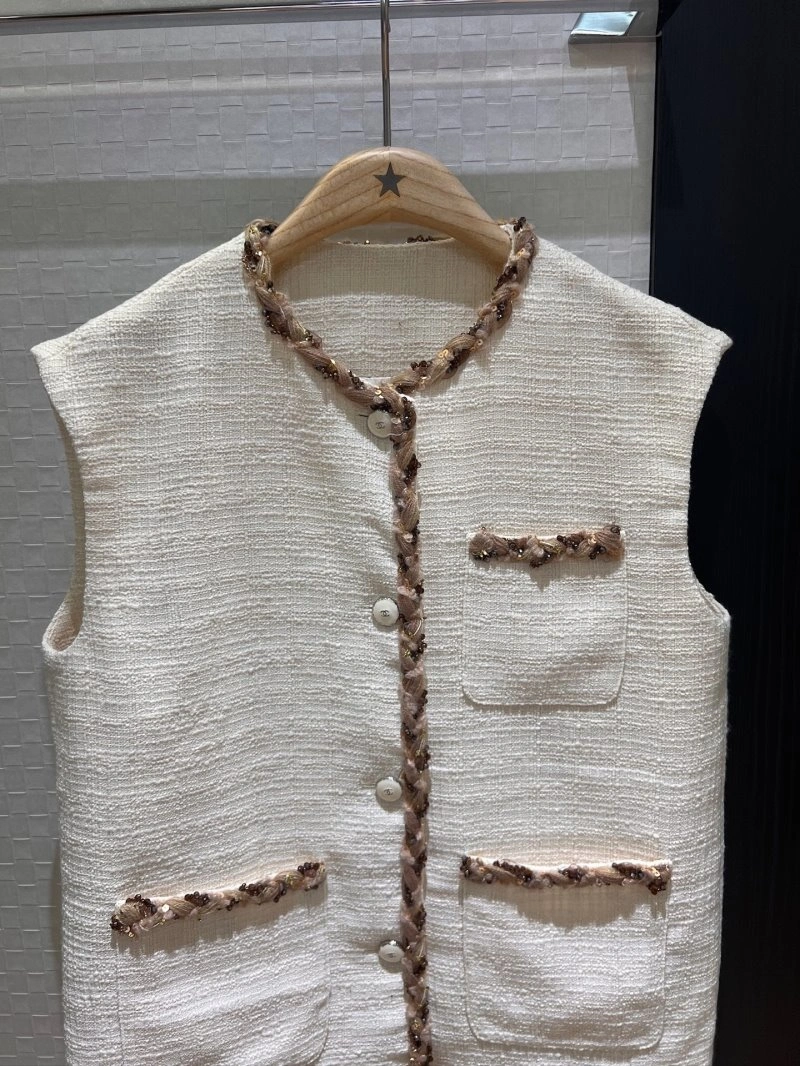 Top match Chanel Vest
