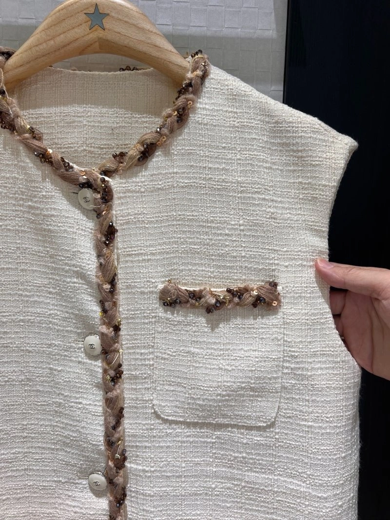 Top match Chanel Vest