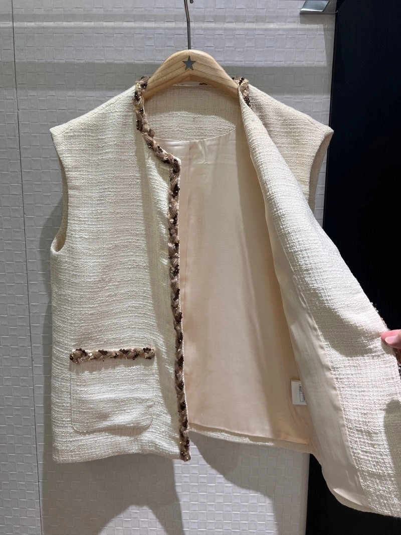 Top match Chanel Vest