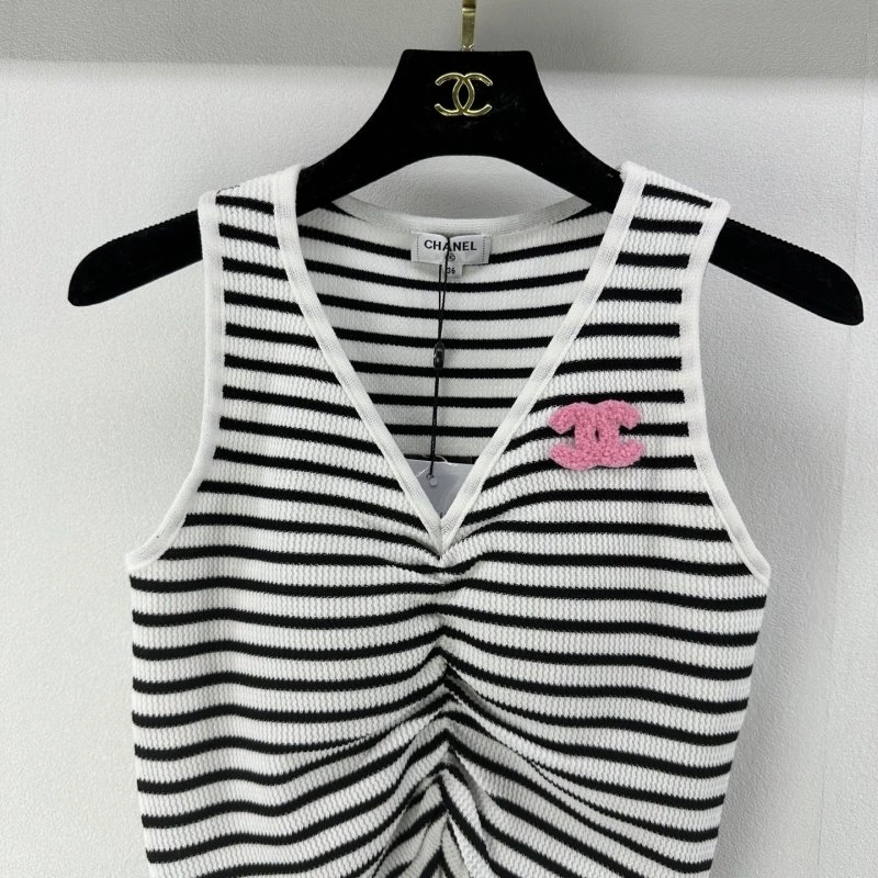 Low-cost Chanel Vest