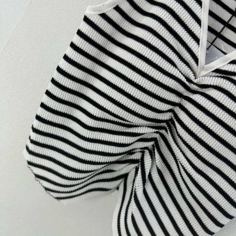 Low-cost Chanel Vest
