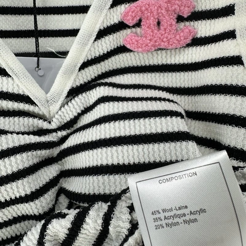 Low-cost Chanel Vest