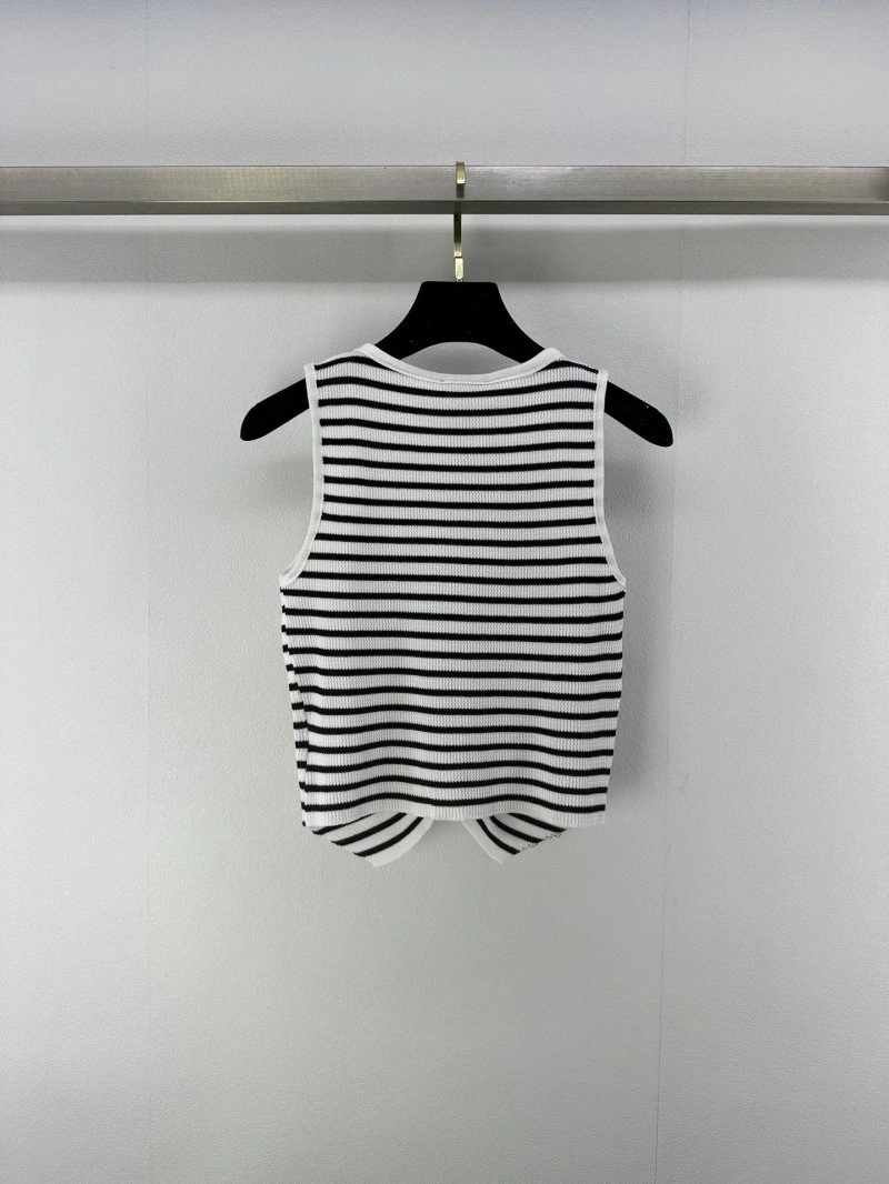 Low-cost Chanel Vest