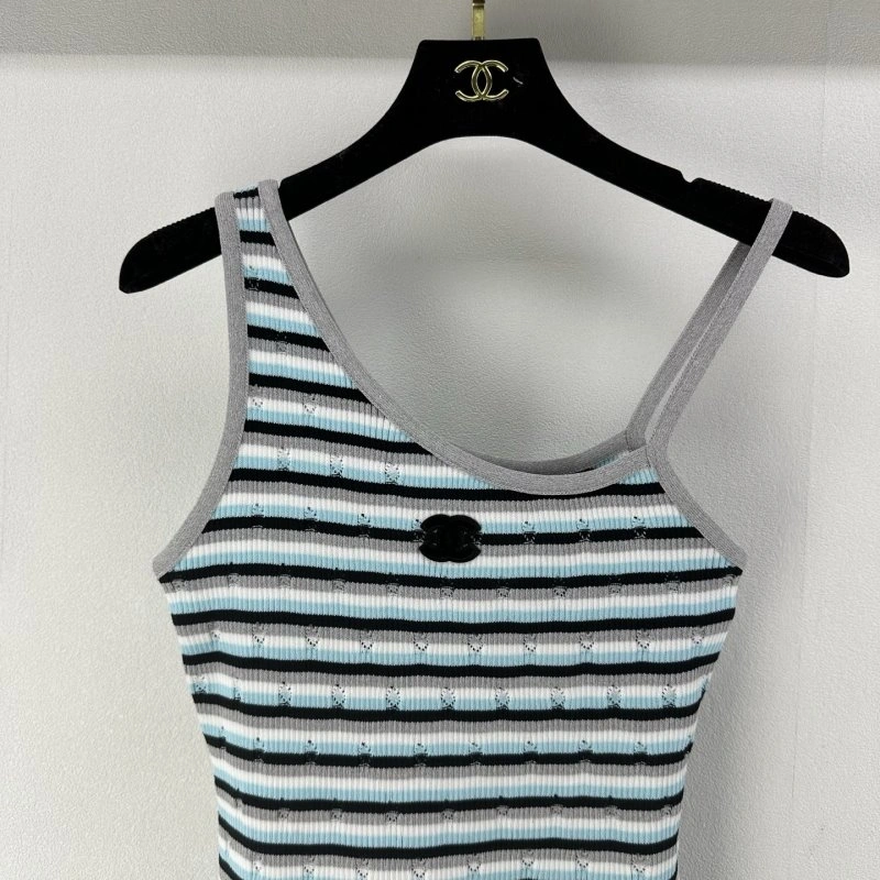 Accurate model Chanel Vest