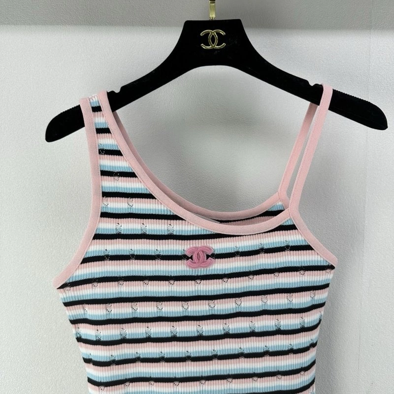 Low-cost Chanel Vest