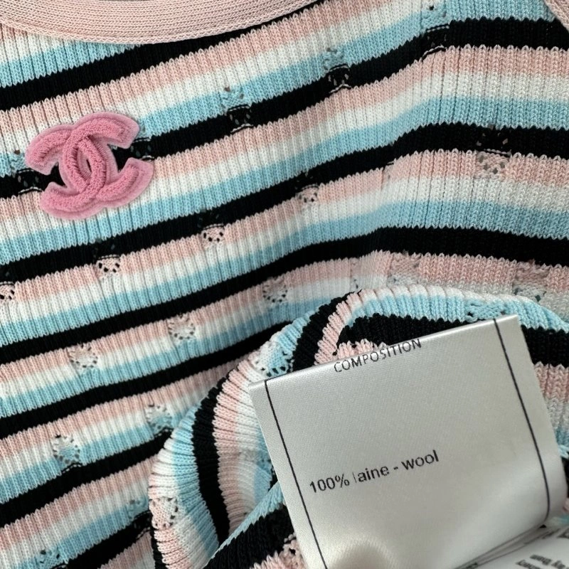 Low-cost Chanel Vest