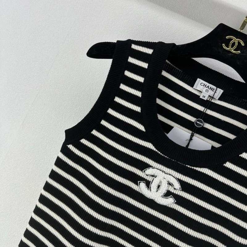 Top match Chanel Vest