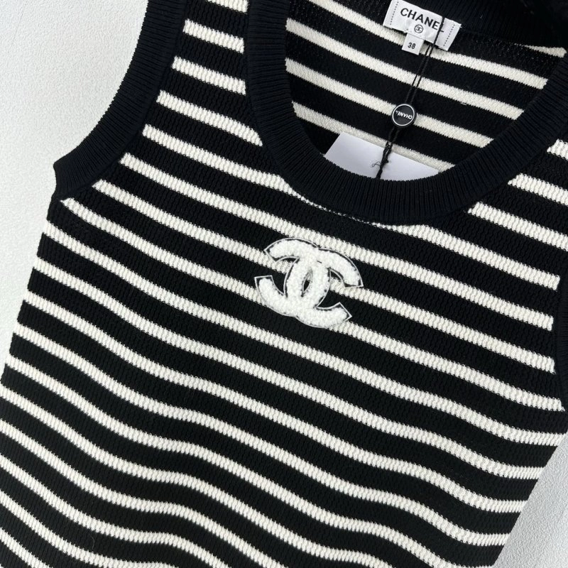 Top match Chanel Vest