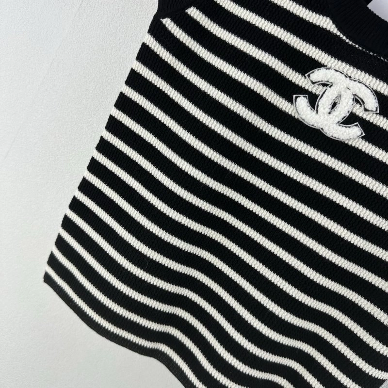 Top match Chanel Vest