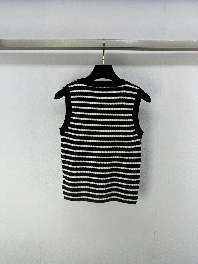 Top match Chanel Vest