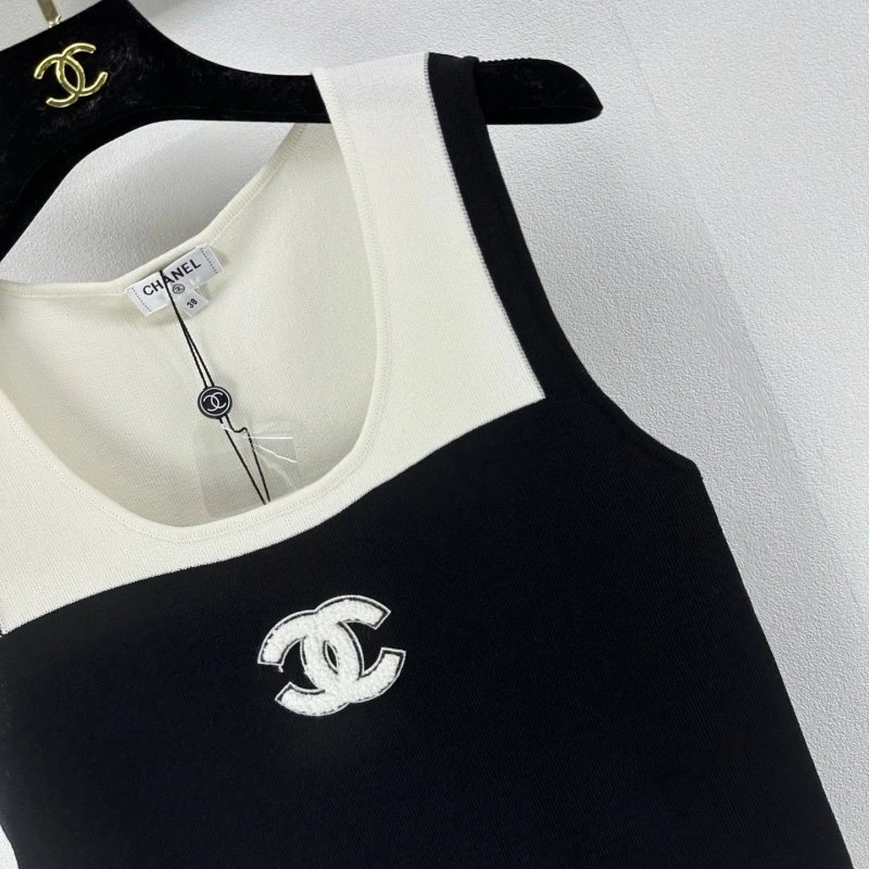 Top match Chanel Vest