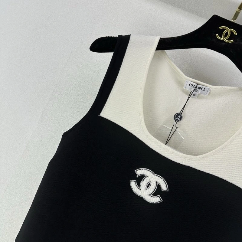 Top match Chanel Vest