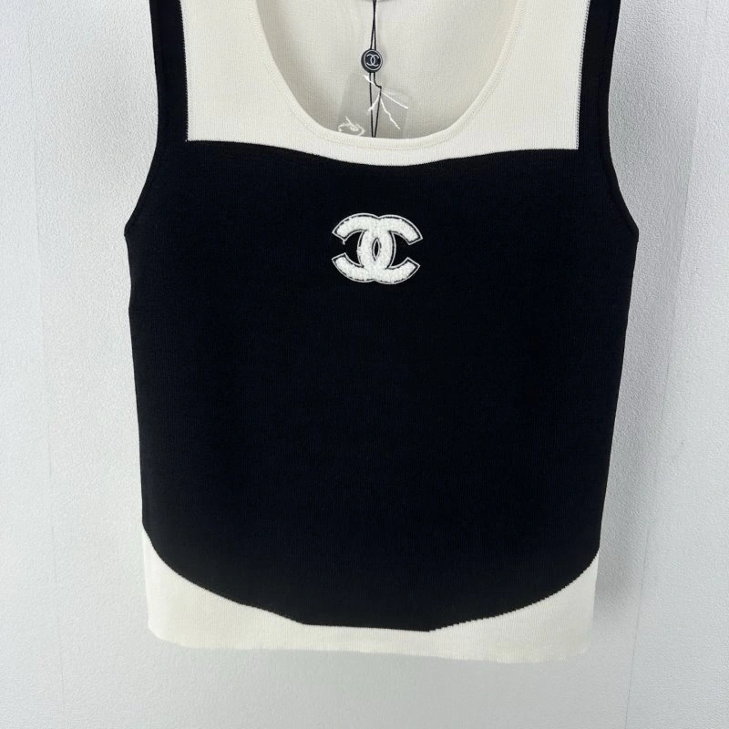 Top match Chanel Vest