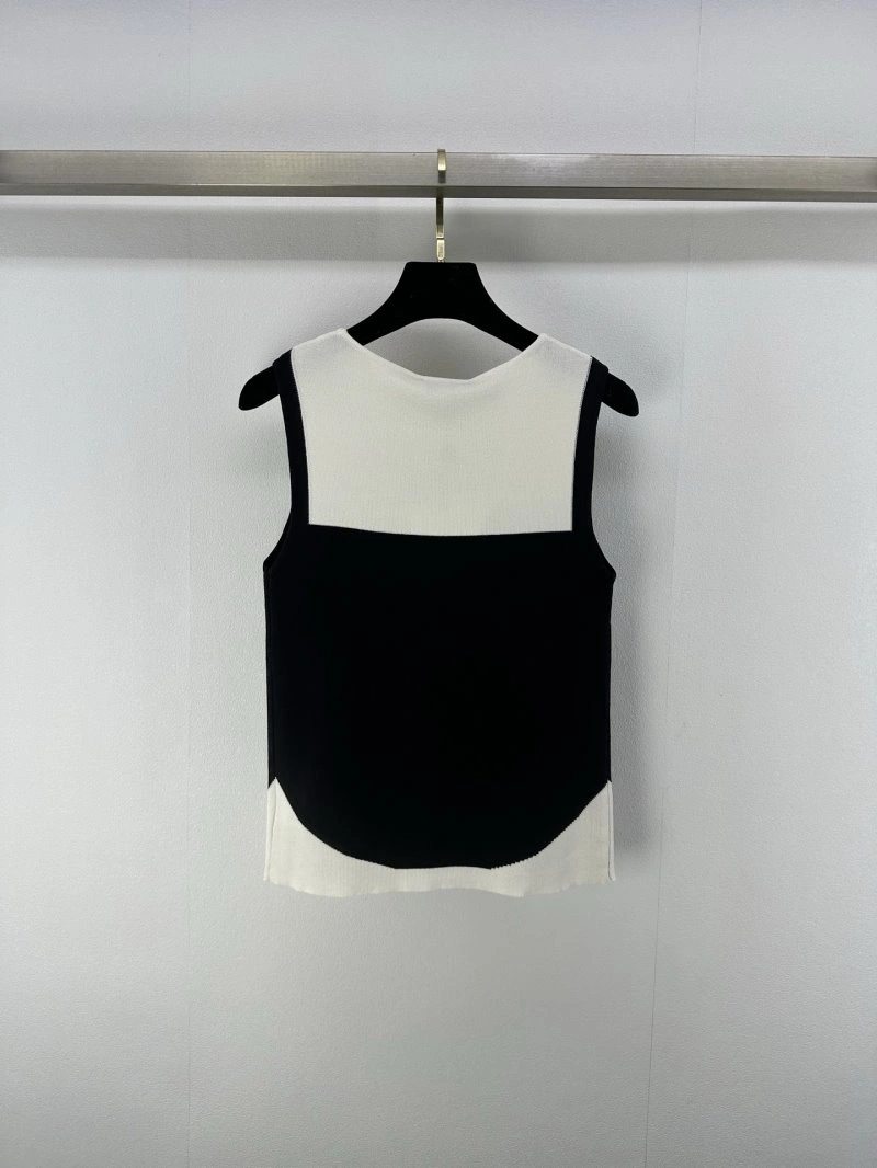 Top match Chanel Vest