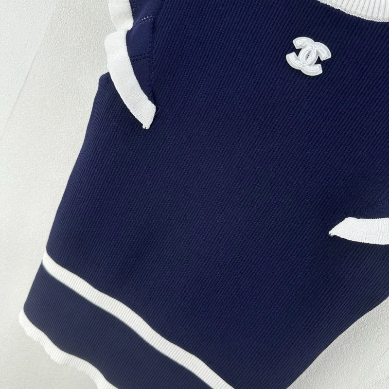 Top match Chanel Vest