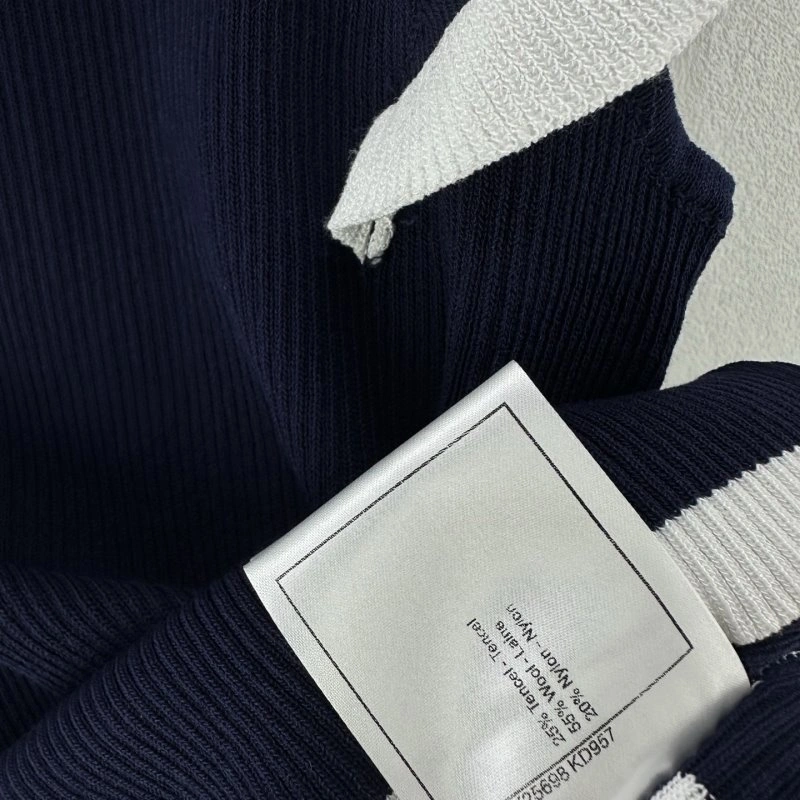 Top match Chanel Vest