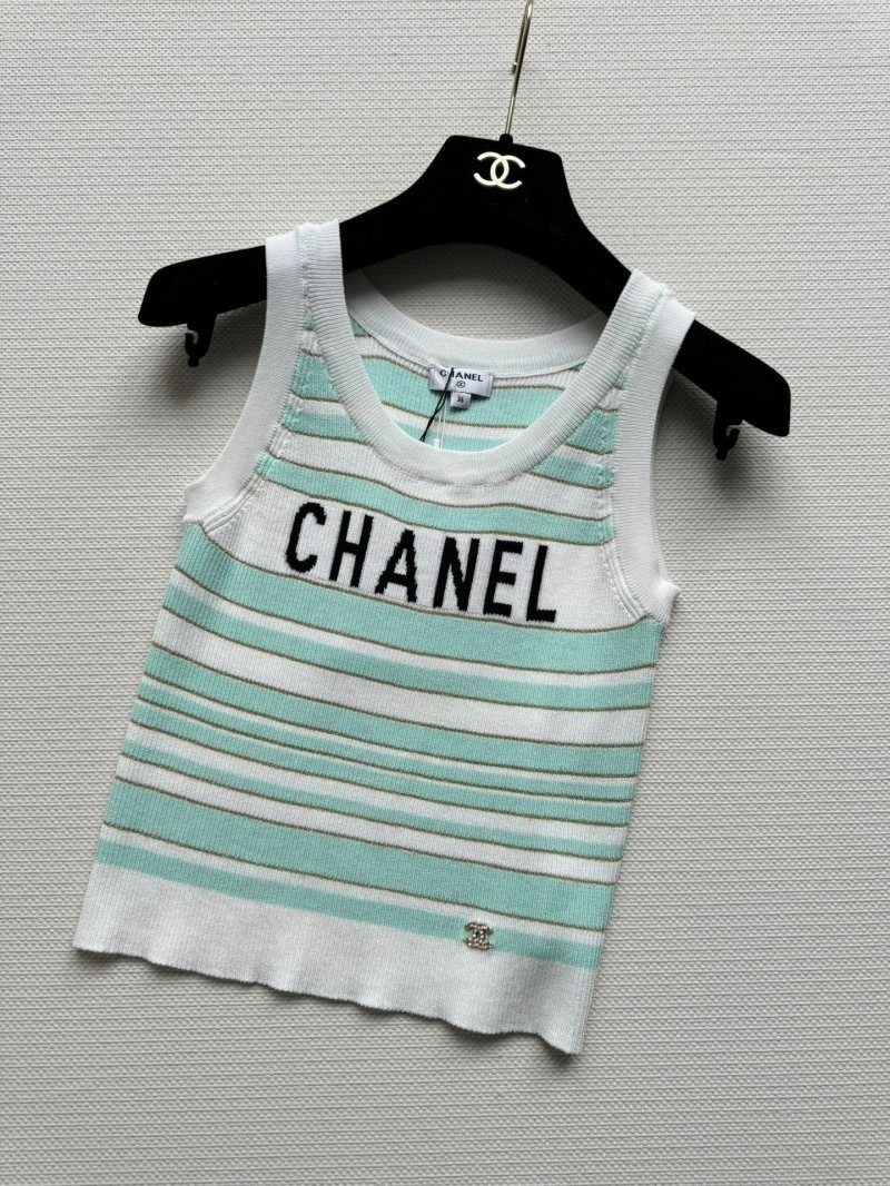 Low-cost Chanel Vest