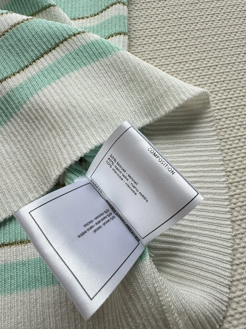 Low-cost Chanel Vest
