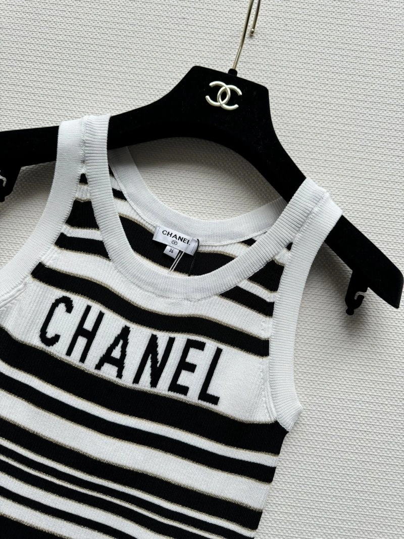 Top match Chanel Vest