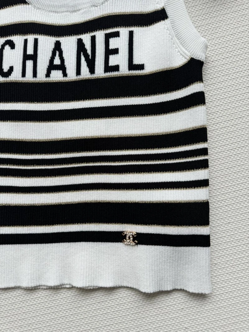 Top match Chanel Vest