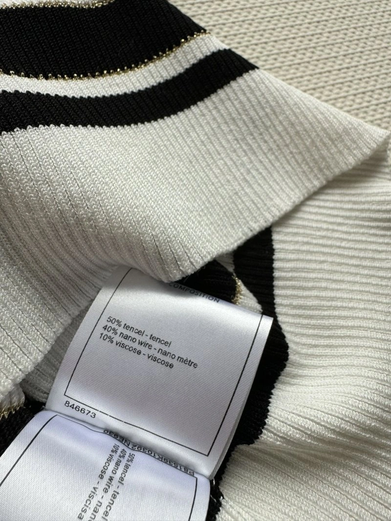 Top match Chanel Vest