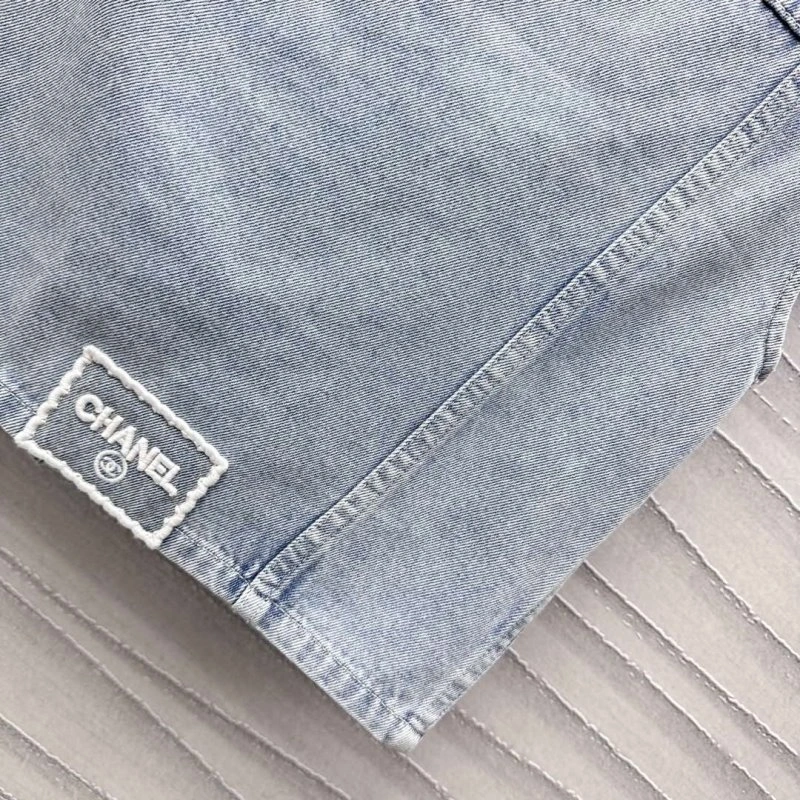 Accurate model Chanel Vest