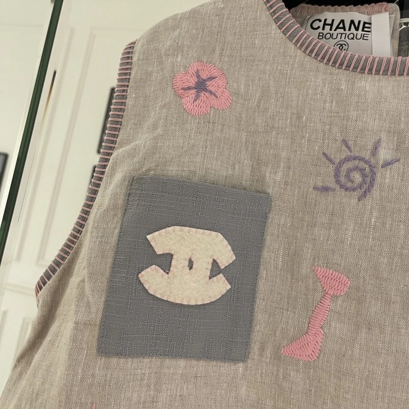 Legit Chanel Vest