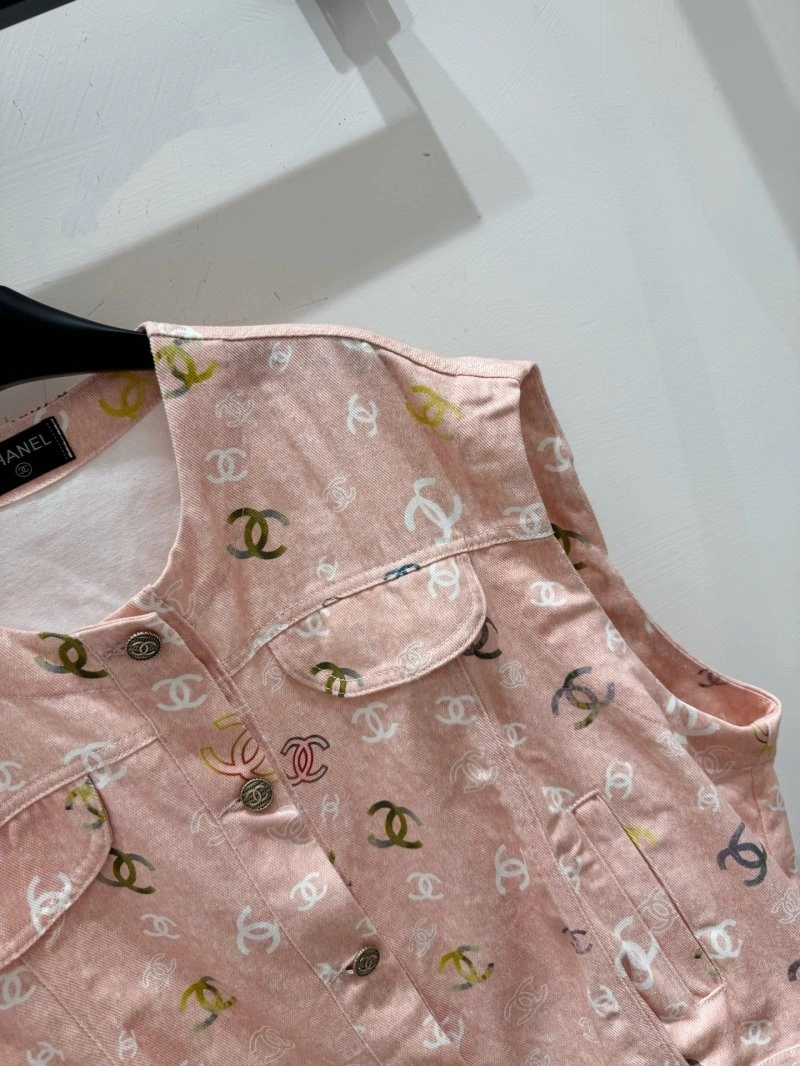 Top match Chanel Vest