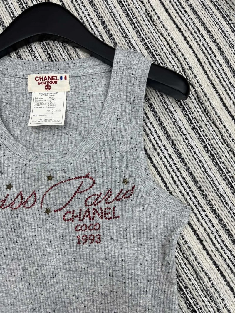 Low-cost Chanel Vest