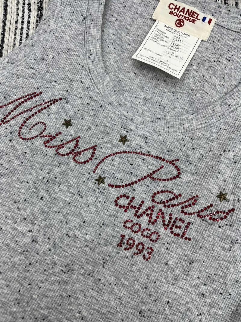 Low-cost Chanel Vest