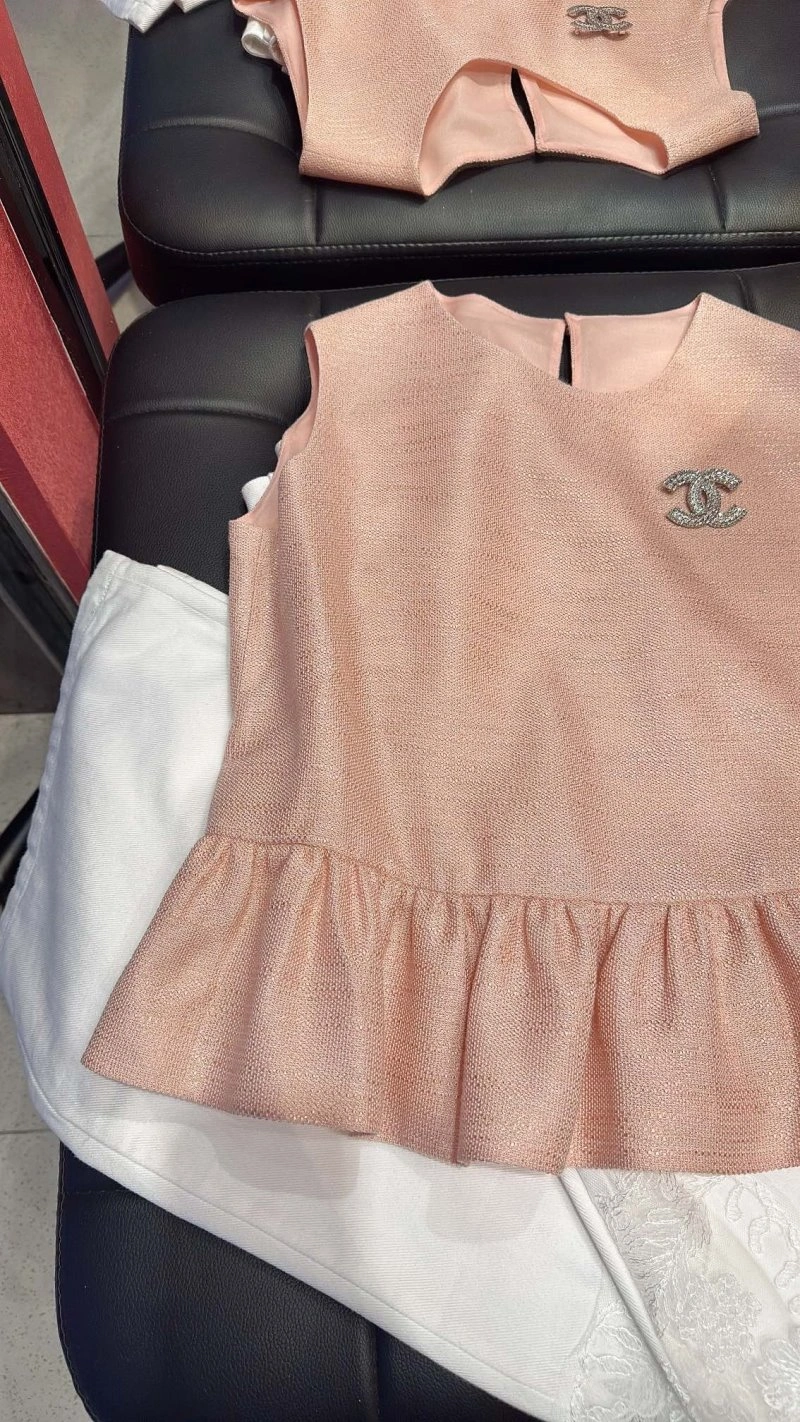 Legit Chanel Vest